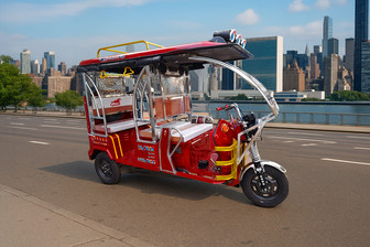 Ashavshakti Chrome Plus E Rickshaw vs Piaggio Ape Auto HT DX Comparison ...