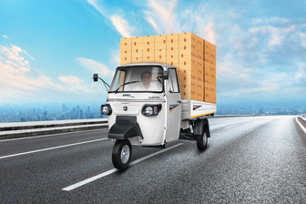 Bajaj GOGO vs Greaves E-Pro Cargo Comparison - Price & Specs