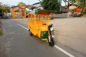 Ashok Leyland MiTR Ambulance vs Mahabal CUSTOMIZED SCHOOL VAN Comparison - Price & Specs